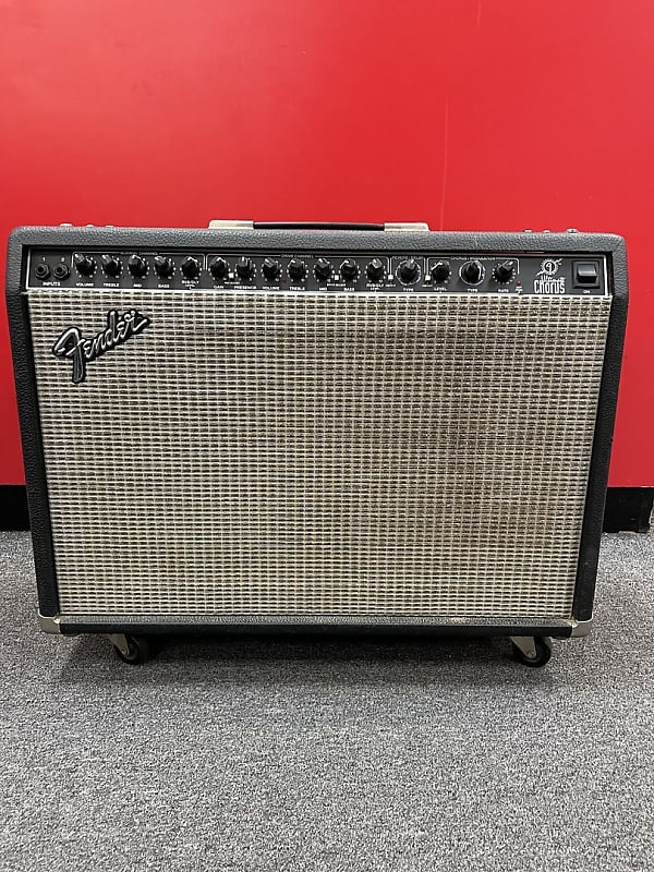 Fender ULTIMATE CHORUS DSP Guitar Combo Amplifier | Reverb