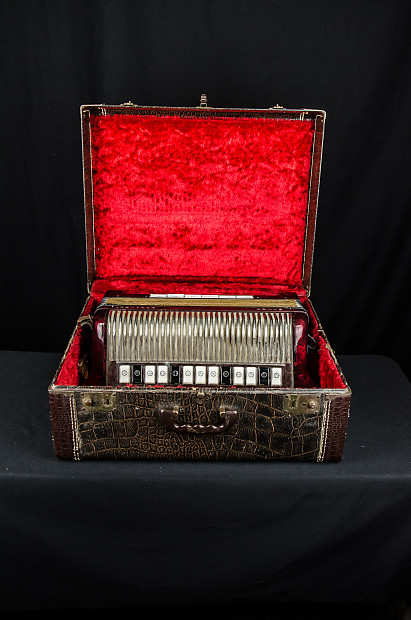 Hohner Organola 140 Red Pearloid Accordion with Hardcase | Reverb