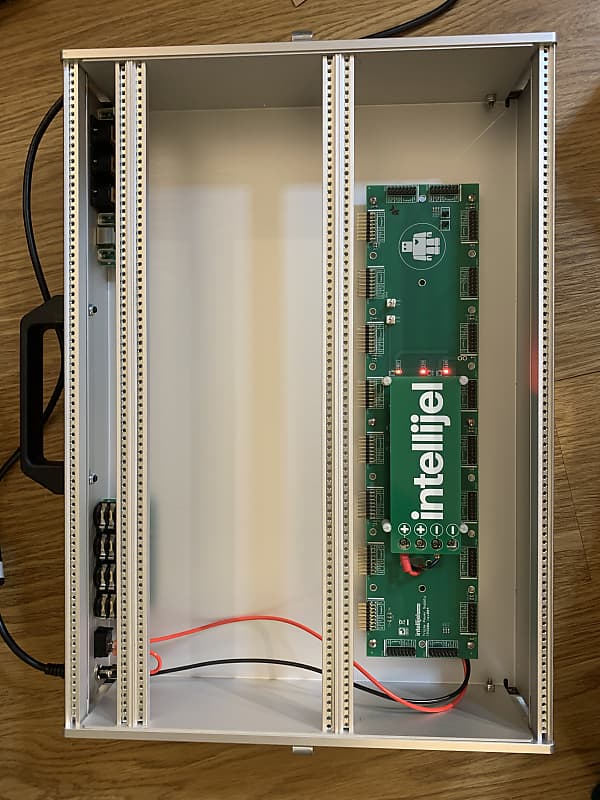 Intellijel 7U Performance Case 84HP Silver | Reverb