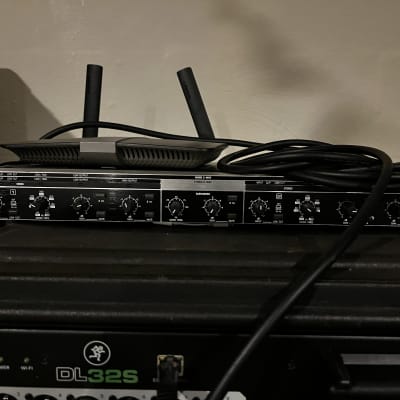Crown, Peavey, Community and Behringer CL4, black widow, | Reverb