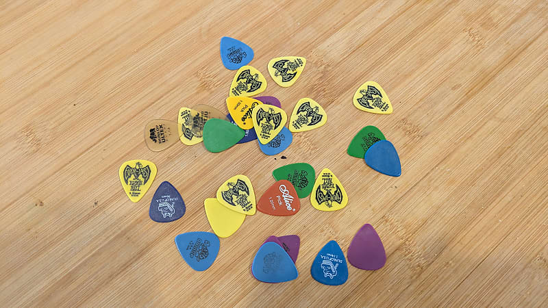 Approx 30 brand new medium picks around 1mm | Reverb