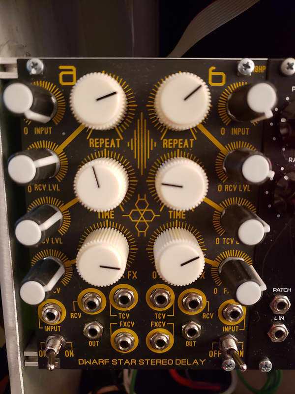 Blue Lantern Dwarf Star Stereo Delay | Reverb