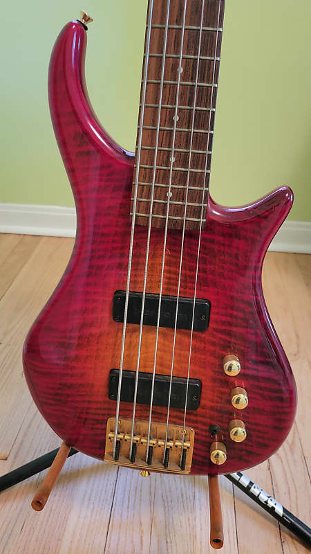 Pedulla Thunderbolt 1998 - AAA Quilted Sunburst Cherry | Reverb