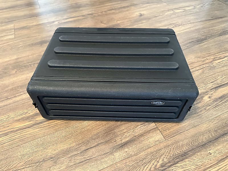 SKB 1SKB-R3S 3 Space Effects Rack Road Case | Reverb