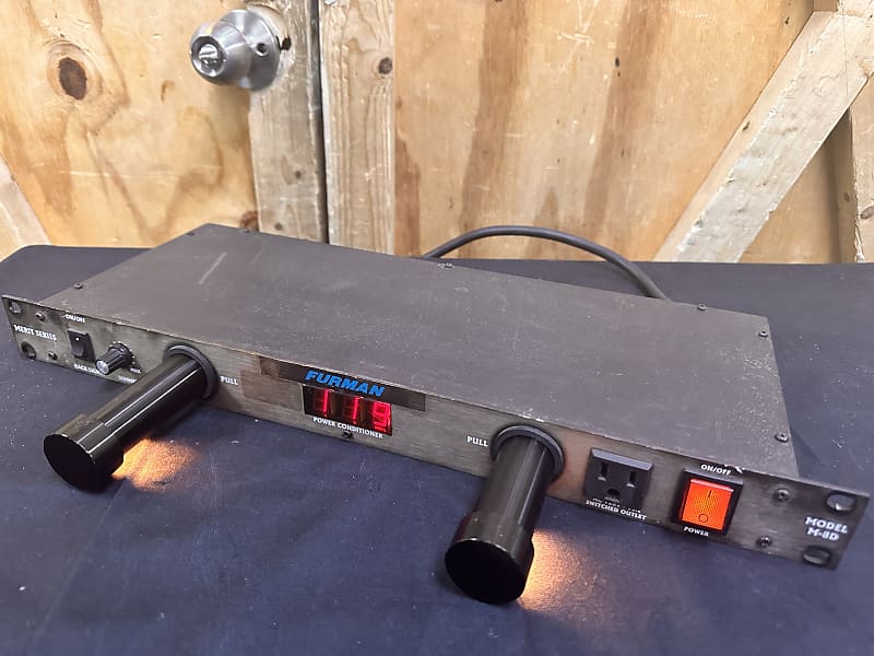 Furman Merit Series M 8d Power Conditioner W Led Volt Meter And Reverb