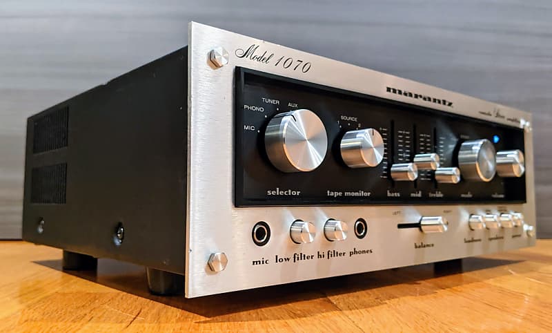 Marantz 1070 / Console Stereo Amplifier (1974-77) / Serviced | Reverb