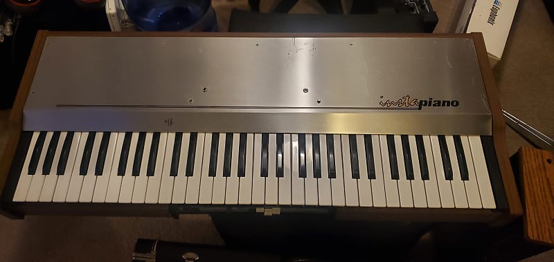 Insta piano Deluxe | Reverb