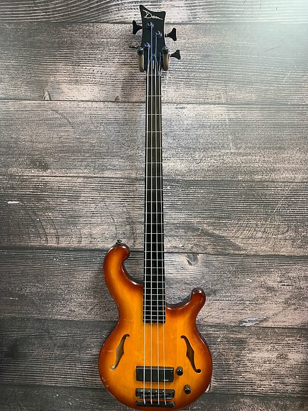 Dean Rhapsody Bass Guitar (Nashville, Tennessee) | Reverb