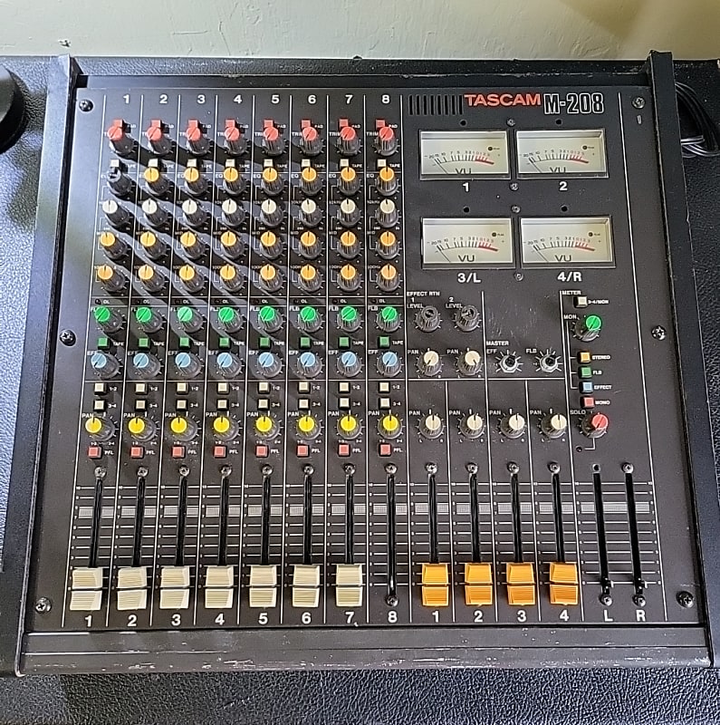 TASCAM M-208 | Reverb