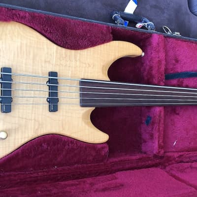Guild Pilot Pro 5 Fretless 1995 - Natural | Reverb