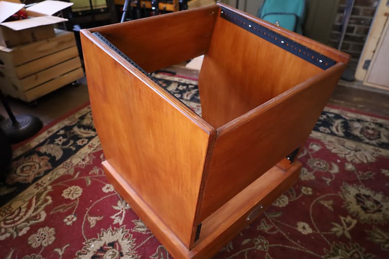 Sanctus Sound Lowrider Studio Rack - Walnut Stain | Reverb