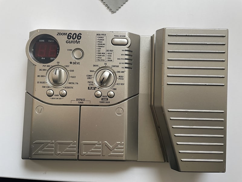 Zoom 606 Guitar Multi-Effects Pedal with Built-in Expression | Reverb