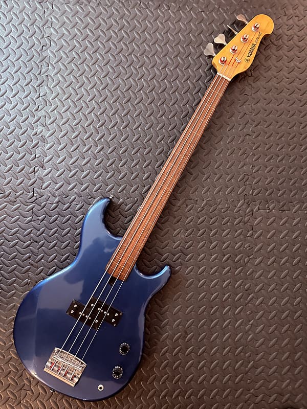 Yamaha BB-400 Fretless 1980's - Blue | Reverb