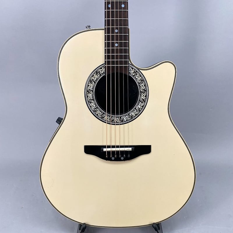 Ovation 1989 Pinnacle weiss mit Koffer absolut top Case 1989 | Reverb