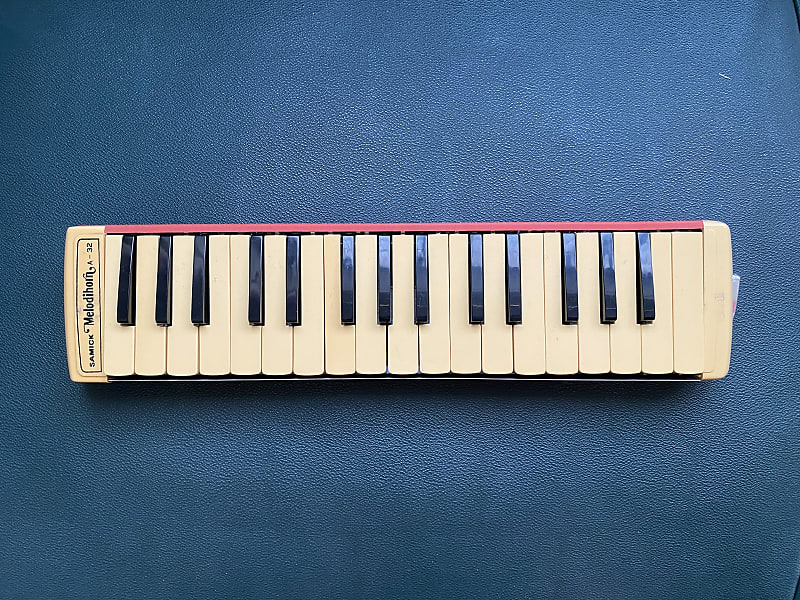 Samick Melodihorn A-32 Red | Reverb