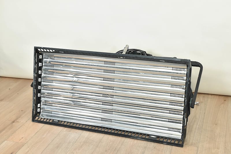 Kino Flo Image 80 DMX Light Fixture (No Lamps) CG006EU | Reverb