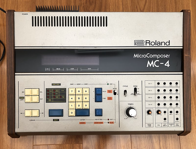 Roland MicroComposer MC-4b + CV Interface OP-8 + | Reverb España