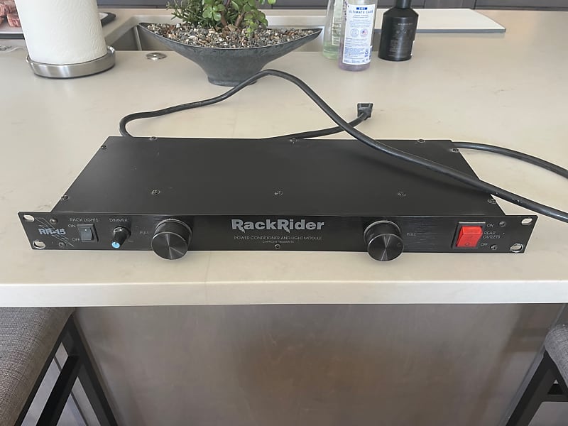 FURMAN RR-15 RACK RIDER POWER CONDITIONER WITH RACK LIGHTS | Reverb