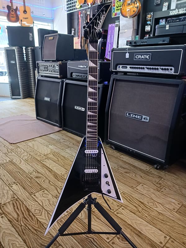Jackson JS Series JS32 Rhoads with Amaranth Fretboard | Reverb