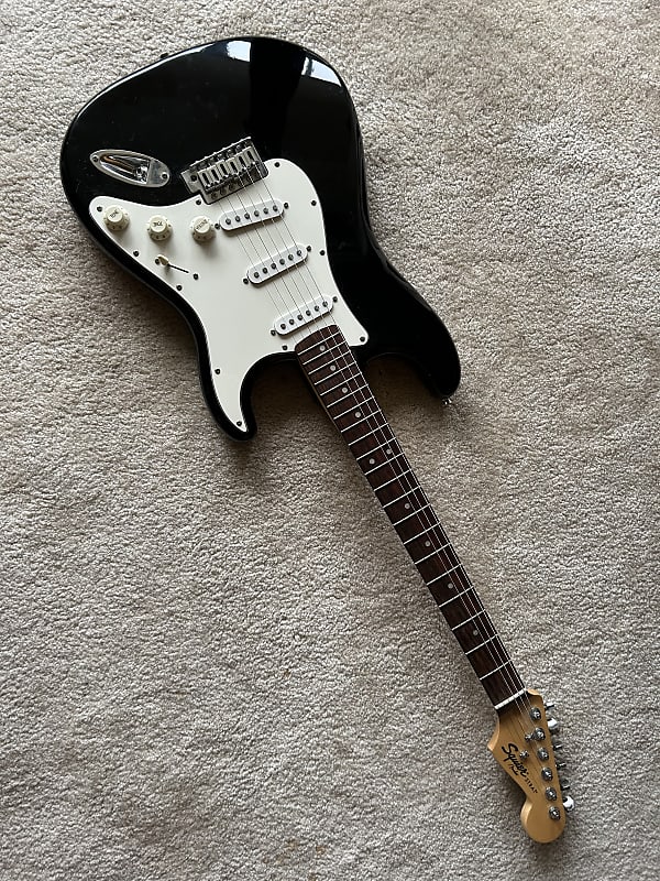 Fender Squier Strat SE Stratocaster 12" Radius w/Kaces Gig | Reverb