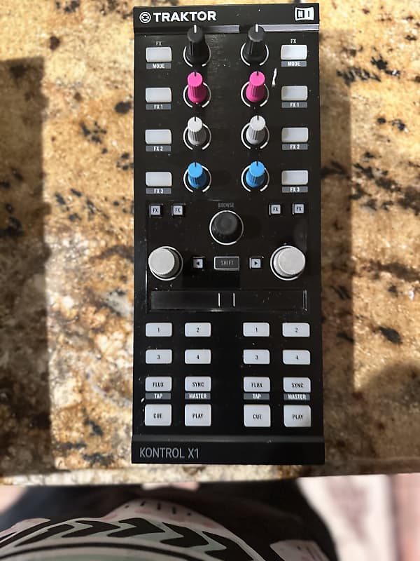 Native Instruments X1 mkII 2013 - Black | Reverb