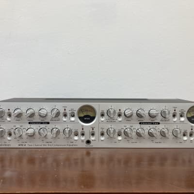 Toft Audio Design ATC-2. Dos canales, preamplificador, eq, y | Reverb