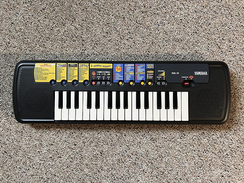 Vintage 1990's Yamaha PSS-14 Portable Keyboard | Reverb