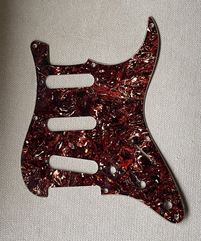 Fender Stratocaster tortoise shell pickguard 1972 1972 - | Reverb