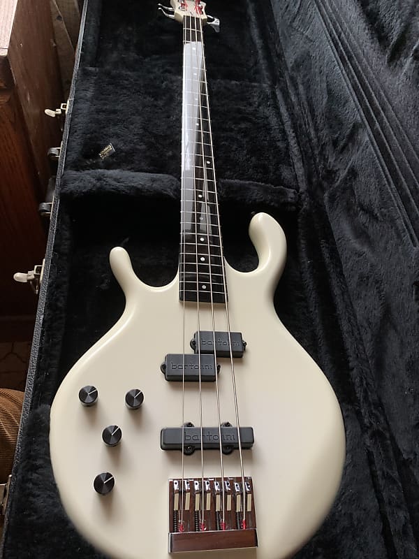 Pedulla Fretless Bass left-handed 1980s - White | Reverb