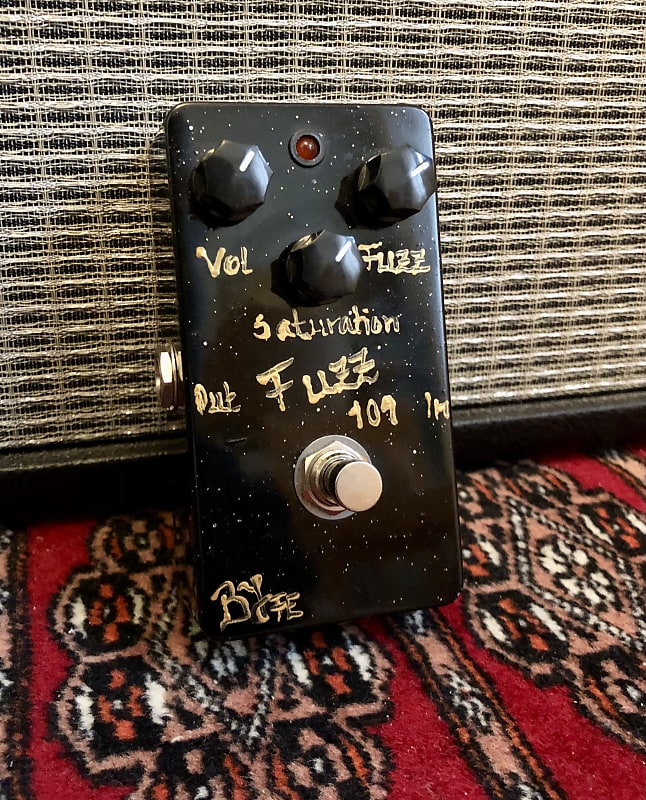BJFE Fuzz 109 2000-2022 - Black Sparkle w Gold text | Reverb