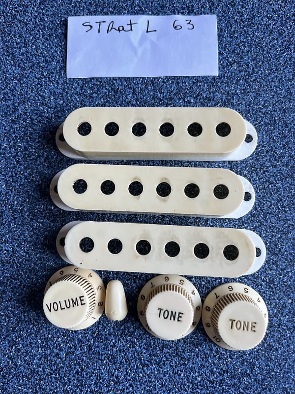 complete set Fender STRATOCASTER 1963 - matching knobs, | Reverb