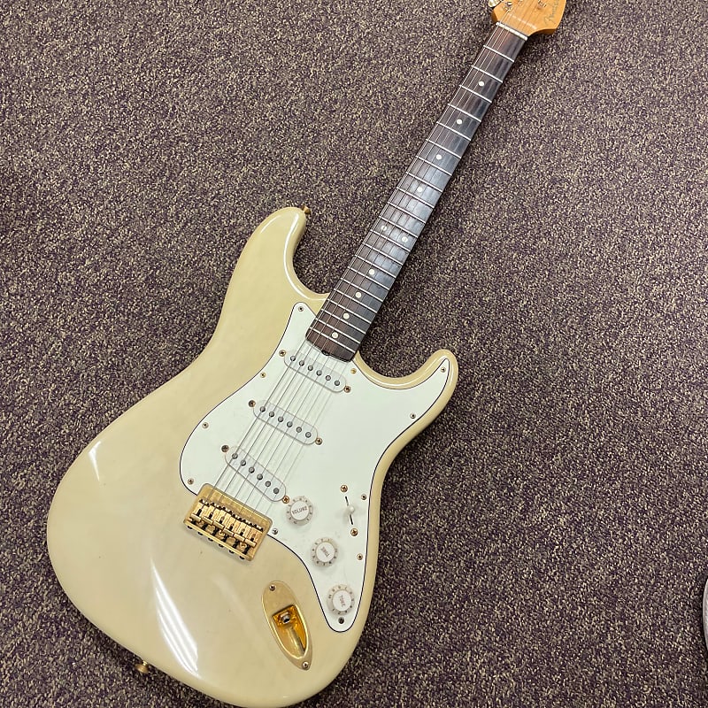 Fender Custom Shop Stratocaster 2000 Mary Kay | Reverb