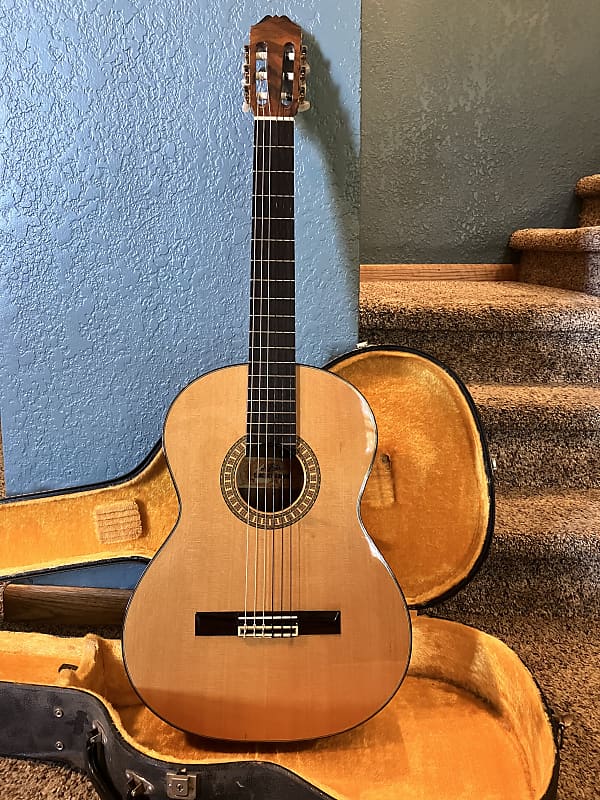 Aria AC50 Classical Concert Guitar | Reverb