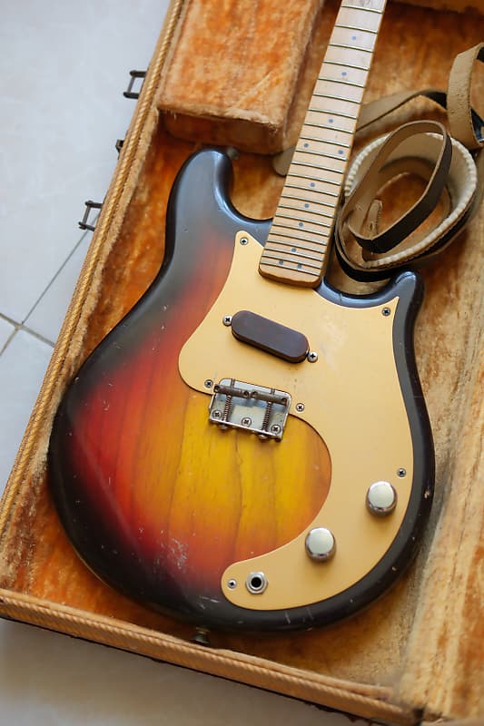 Fender Mandocaster 1957 - Sunburst | Reverb