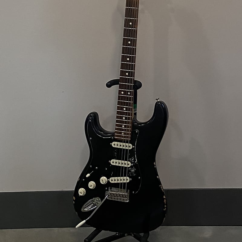 Fender Strat MIM - left handed aged | Reverb