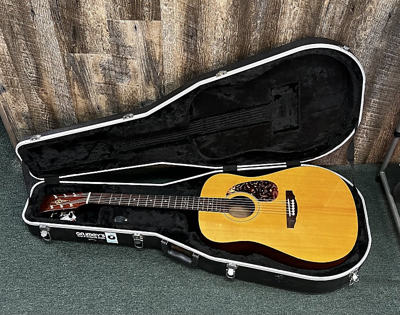 Alvarez 5212 Guitar with Case | Reverb