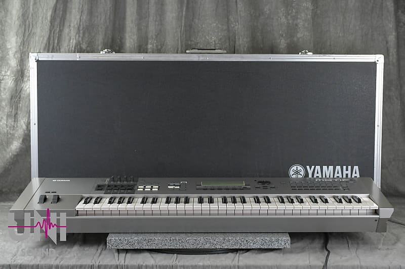 Yamaha MOTIF 6 Music Production Synthesizer in very good | Reverb UK