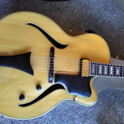 Hofner Jazzica Custom | Reverb