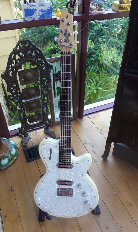 Godin Radiator 1999 - White | Reverb