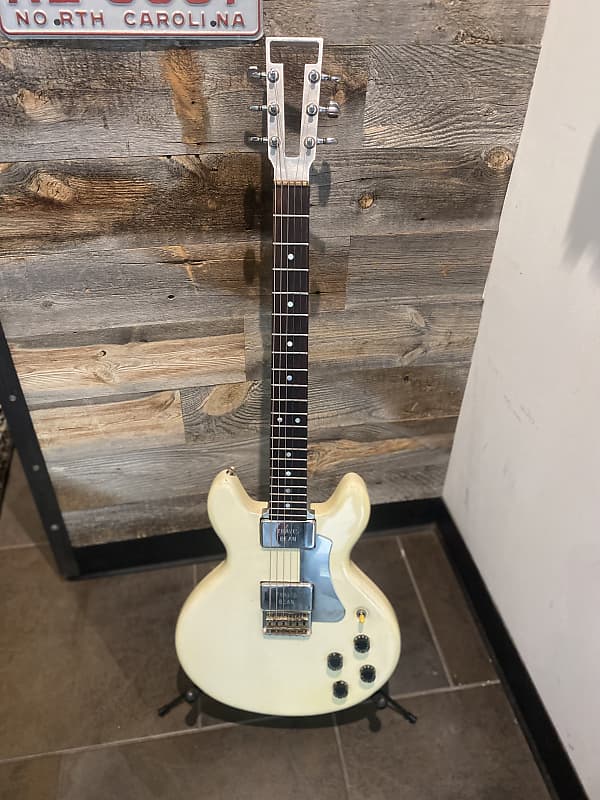 Travis Bean TB1000S 1976 Antique White | Reverb