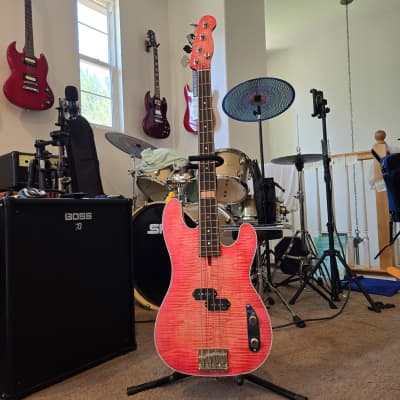 Solano P-Bass 2023 - Satin pink burst | Reverb