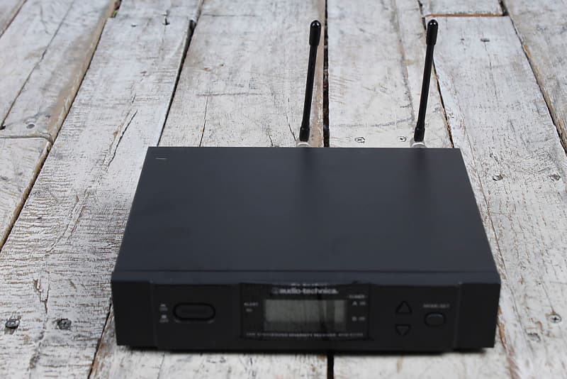 Audio Technica 3000 Series R3100 Wireless Microphone System | Reverb