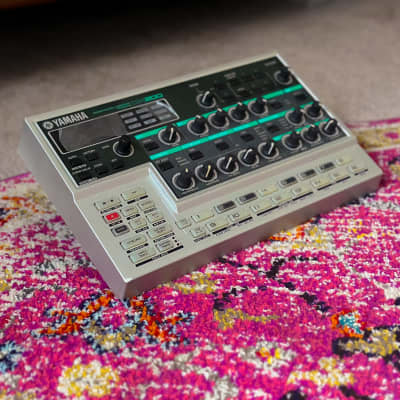 Yamaha DX200 Desktop FM Groovebox Synthesizer | Reverb