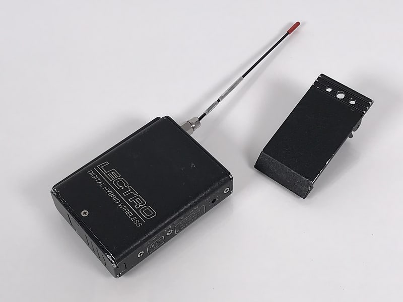 Lectrosonics Digital Hybrid Wireless UM400 Transmitter Block: | Reverb