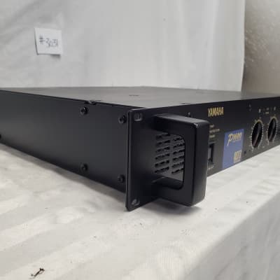 YAMAHA P1600 2 CHANNEL STEREO POWER AMPLIFIER #3031 160 YAMAHA P1600 2 CHANNEL STEREO POWER AMPLIFIER #3031 160
