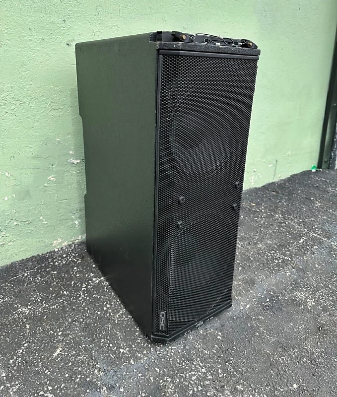 QSC WL2102-W Dual 10-Inch Wide Line Array Speaker (One)THS | Reverb