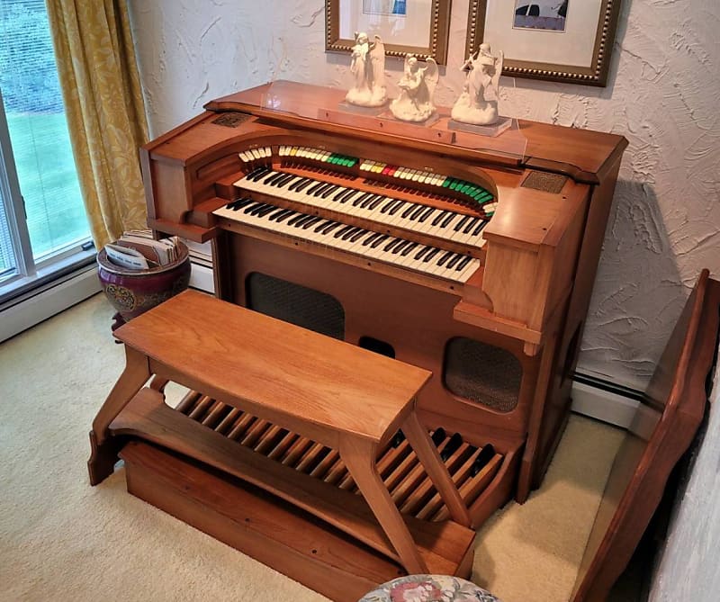 Allen Organ with Pedalboard, Internal Speakers, and bench! | Reverb