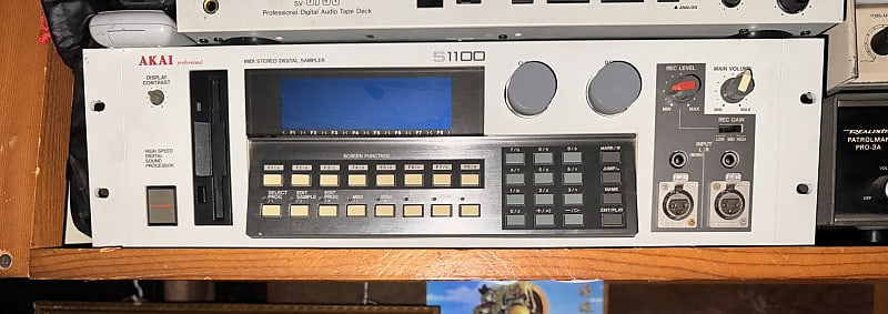 Akai S1100 Stereo Digital Sampler 1990 - White | Reverb