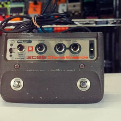 Boss Roland CE-1 Chorus Ensemble Vintage w/ box & manual Boss Roland CE-1 Chorus Ensemble Vintage w/ box & manual