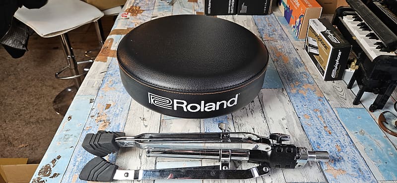 Roland RDT-RV-E drum throne, ex-demo Roland UK, full 2 yr | Reverb UK